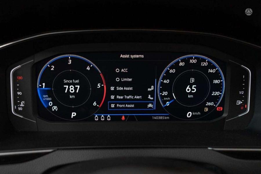Black Volkswagen Passat 2022 in Vilnius, with an engine capacity of 2.00 L and mileage of 140 thousand km for 23800 €, photo 13 on AUTOMOTO.COM.LV