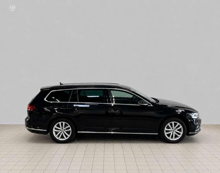 Melns Volkswagen Passat 2022 Kauņa, ar dzinēja tilpumu 1.97 L un nobraukumu 127 tūkst. km par 17900 €, foto 4 vietnē AUTOMOTO.COM.LV