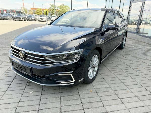 Volkswagen Passat 2022 in Kaunas on AUTOMOTO.COM.LV Black Volkswagen Passat 2022 in Kaunas, with an engine capacity of 1.40 L and mileage of 174 thousand km for 16500 €, photo 1 on AUTOMOTO.COM.LV