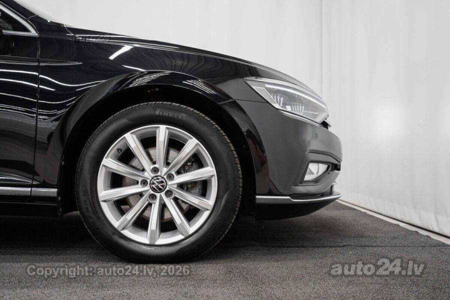 Melns Volkswagen Passat 2022 Tallina, ar dzinēja tilpumu 2.00 L un nobraukumu 99 tūkst. km par 23900 €, foto 18 vietnē AUTOMOTO.COM.LV