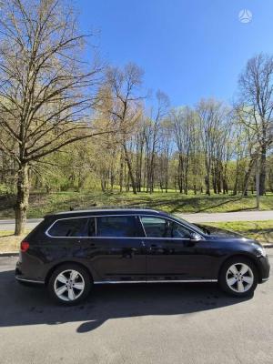 Melns Volkswagen Passat 2022 Viļņa, ar dzinēja tilpumu 1.50 L un nobraukumu 98 tūkst. km par 16750 €, foto 3 vietnē AUTOMOTO.COM.LV