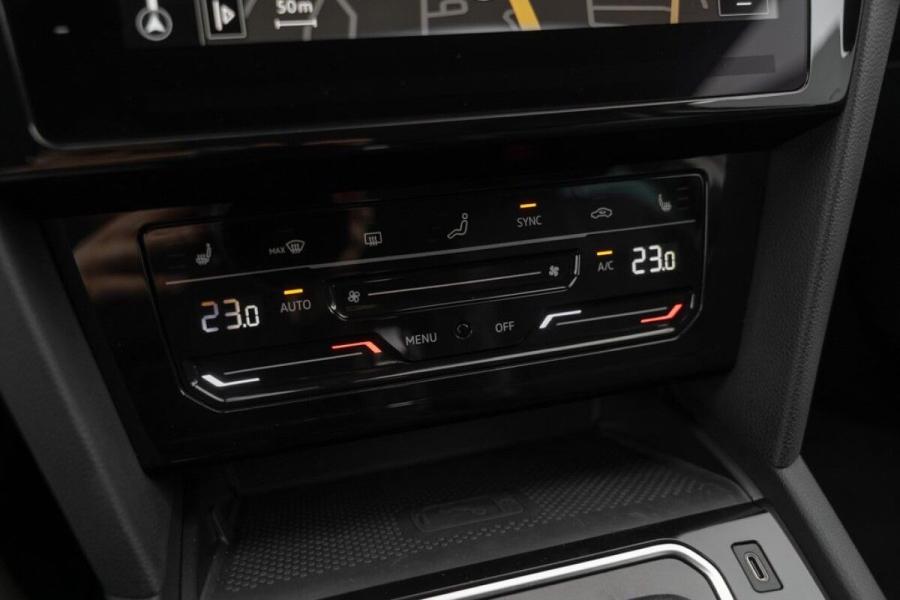 Melns Volkswagen Passat 2022 Viļņa, ar dzinēja tilpumu 2.00 L un nobraukumu 144 tūkst. km par 21150 €, foto 10 vietnē AUTOMOTO.COM.LV
