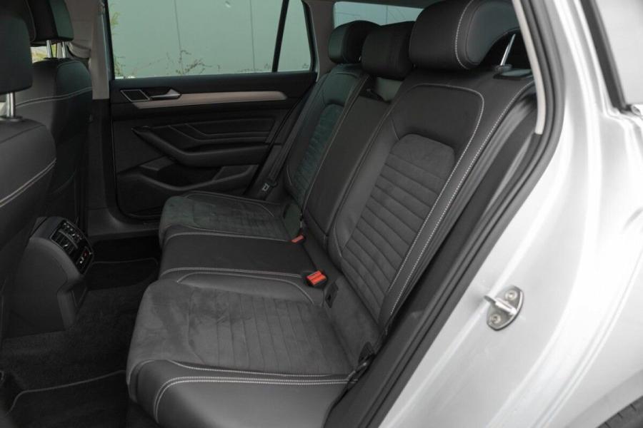 Melns Volkswagen Passat 2022 Viļņa, ar dzinēja tilpumu 2.00 L un nobraukumu 144 tūkst. km par 21150 €, foto 22 vietnē AUTOMOTO.COM.LV