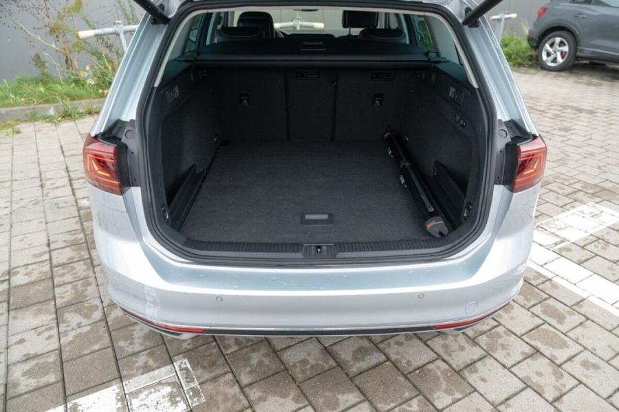 Melns Volkswagen Passat 2022 Viļņa, ar dzinēja tilpumu 2.00 L un nobraukumu 144 tūkst. km par 21150 €, foto 23 vietnē AUTOMOTO.COM.LV