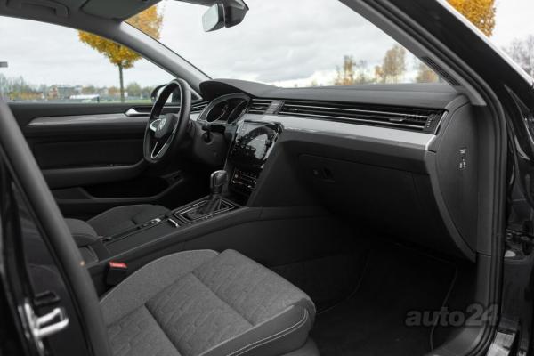 Melns Volkswagen Passat 2023 Rīga, ar dzinēja tilpumu 1.50 L un nobraukumu 94 tūkst. km par 21900 €, foto 11 vietnē AUTOMOTO.COM.LV