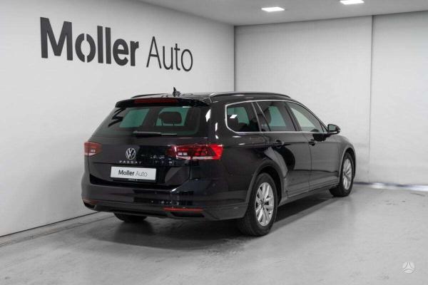 Black Volkswagen Passat 2023 in Vilnius, with an engine capacity of 1.50 L and mileage of 81 thousand km for 20800 €, photo 4 on AUTOMOTO.COM.LV