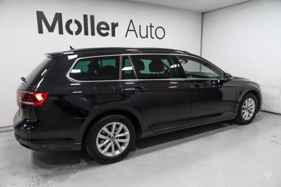 Black Volkswagen Passat 2023 in Vilnius, with an engine capacity of 1.50 L and mileage of 81 thousand km for 20800 €, photo 3 on AUTOMOTO.COM.LV