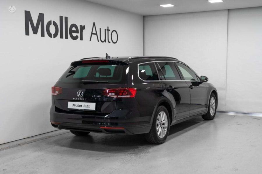 Black Volkswagen Passat 2023 in Vilnius, with an engine capacity of 1.50 L and mileage of 81 thousand km for 20800 €, photo 4 on AUTOMOTO.COM.LV
