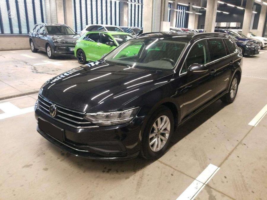 Black Volkswagen Passat 2023 in Vilnius, with an engine capacity of 1.50 L and mileage of 117 thousand km for 19239 €, photo 1 on AUTOMOTO.COM.LV