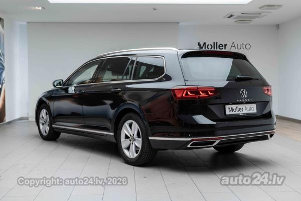 Black Volkswagen Passat 2023 in Tallinn, with an engine capacity of 2.00 L and mileage of 87 thousand km for 24900 €, photo 4 on AUTOMOTO.COM.LV