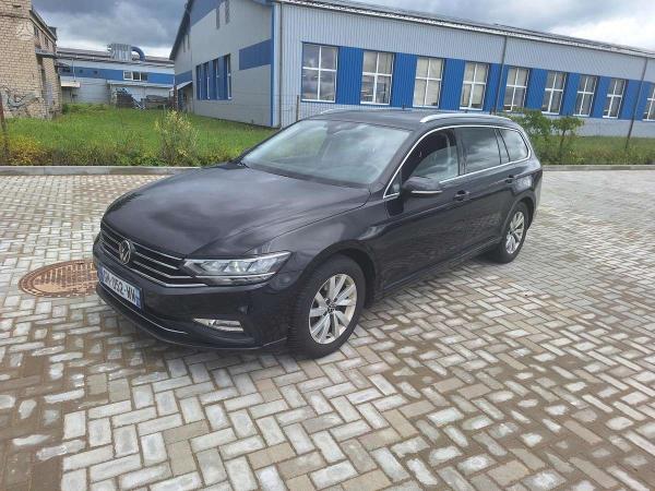 Black Volkswagen Passat 2023 in Taurage, with an engine capacity of 1.97 L and mileage of 300 thousand km for 12300 €, photo 1 on AUTOMOTO.COM.LV