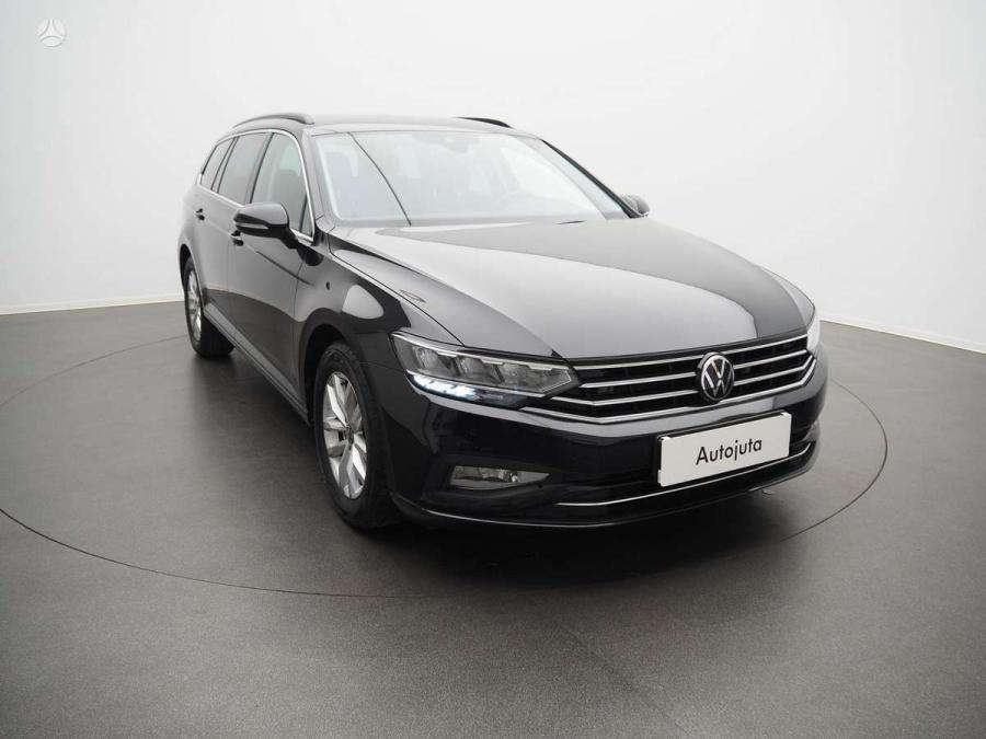 Black Volkswagen Passat 2023 in Vilnius, with an engine capacity of 1.97 L and mileage of 169 thousand km for 15600 €, photo 4 on AUTOMOTO.COM.LV