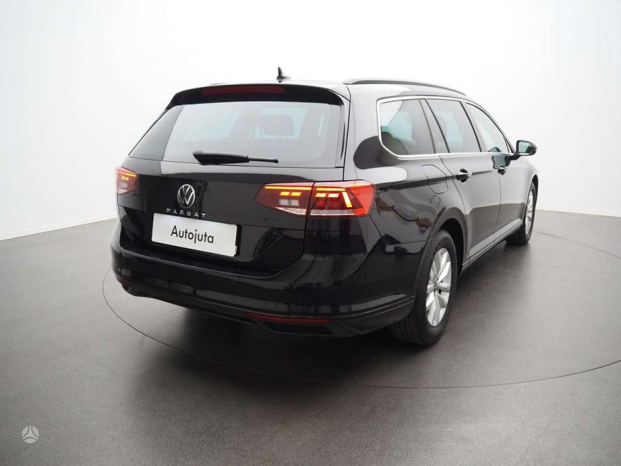 Black Volkswagen Passat 2023 in Vilnius, with an engine capacity of 1.97 L and mileage of 169 thousand km for 15600 €, photo 5 on AUTOMOTO.COM.LV