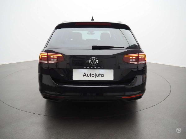 Melns Volkswagen Passat 2023 Viļņa, ar dzinēja tilpumu 1.97 L un nobraukumu 169 tūkst. km par 15600 €, foto 5 vietnē AUTOMOTO.COM.LV