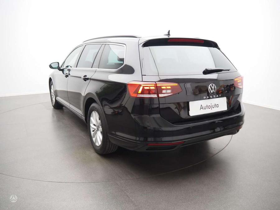 Black Volkswagen Passat 2023 in Vilnius, with an engine capacity of 1.97 L and mileage of 169 thousand km for 15600 €, photo 7 on AUTOMOTO.COM.LV