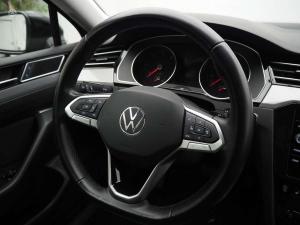 Black Volkswagen Passat 2023 in Vilnius, with an engine capacity of 1.97 L and mileage of 169 thousand km for 15600 €, photo 19 on AUTOMOTO.COM.LV