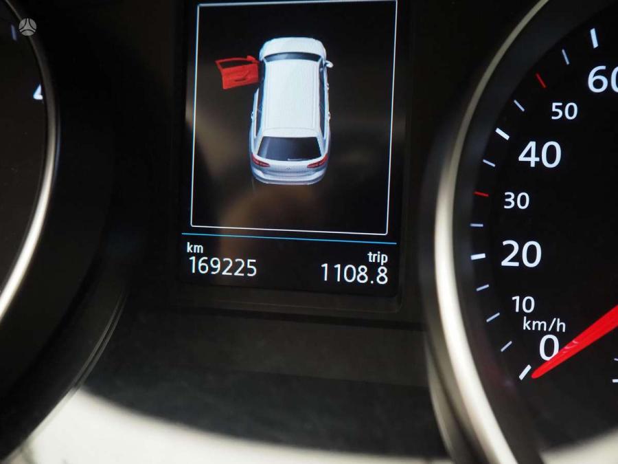 Black Volkswagen Passat 2023 in Vilnius, with an engine capacity of 1.97 L and mileage of 169 thousand km for 15600 €, photo 21 on AUTOMOTO.COM.LV