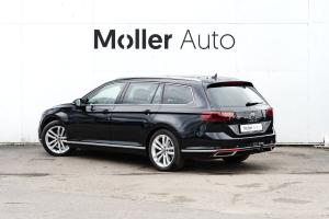Melns Volkswagen Passat 2023 Rīga, ar dzinēja tilpumu 2.00 L un nobraukumu 136 tūkst. km par 23750 €, foto 4 vietnē AUTOMOTO.COM.LV