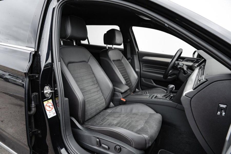 Melns Volkswagen Passat 2023 Rīga, ar dzinēja tilpumu 2.00 L un nobraukumu 136 tūkst. km par 23750 €, foto 7 vietnē AUTOMOTO.COM.LV