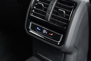 Melns Volkswagen Passat 2023 Rīga, ar dzinēja tilpumu 2.00 L un nobraukumu 136 tūkst. km par 23750 €, foto 9 vietnē AUTOMOTO.COM.LV