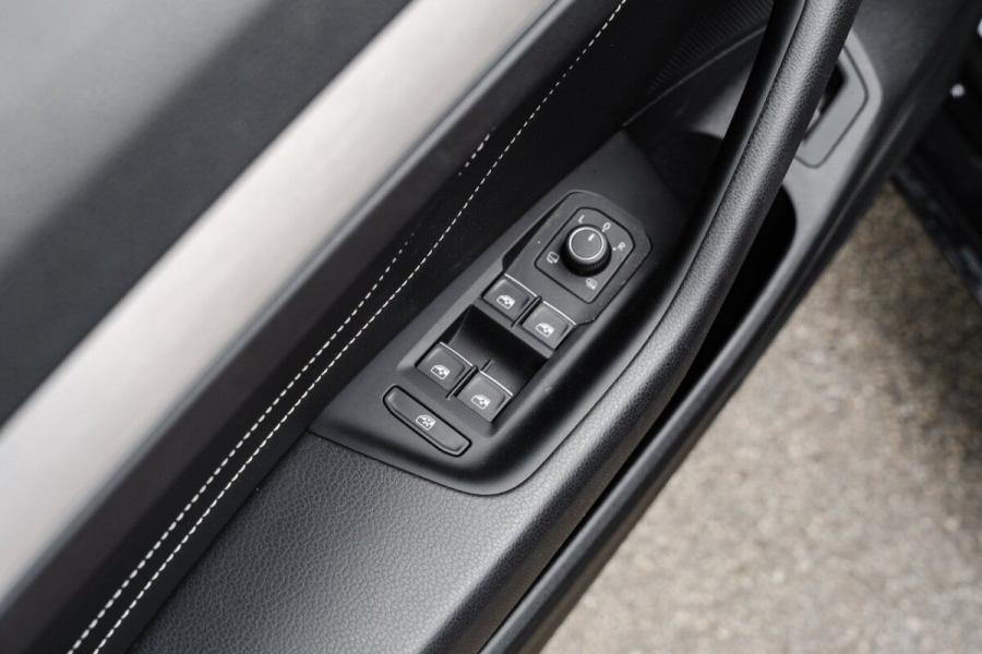 Melns Volkswagen Passat 2023 Rīga, ar dzinēja tilpumu 2.00 L un nobraukumu 136 tūkst. km par 23750 €, foto 14 vietnē AUTOMOTO.COM.LV