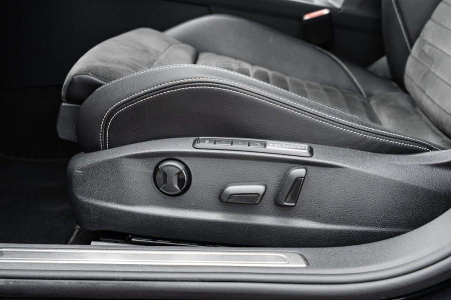 Melns Volkswagen Passat 2023 Rīga, ar dzinēja tilpumu 2.00 L un nobraukumu 136 tūkst. km par 23750 €, foto 16 vietnē AUTOMOTO.COM.LV
