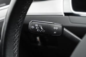 Melns Volkswagen Passat 2023 Rīga, ar dzinēja tilpumu 2.00 L un nobraukumu 136 tūkst. km par 23750 €, foto 18 vietnē AUTOMOTO.COM.LV