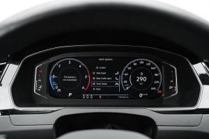 Melns Volkswagen Passat 2023 Rīga, ar dzinēja tilpumu 2.00 L un nobraukumu 136 tūkst. km par 23750 €, foto 23 vietnē AUTOMOTO.COM.LV