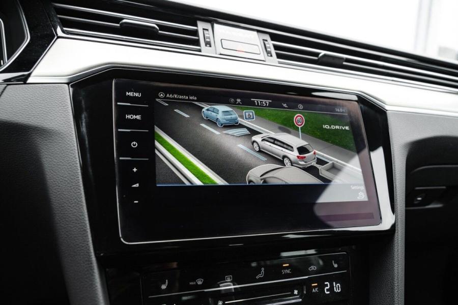 Melns Volkswagen Passat 2023 Rīga, ar dzinēja tilpumu 2.00 L un nobraukumu 136 tūkst. km par 23750 €, foto 32 vietnē AUTOMOTO.COM.LV
