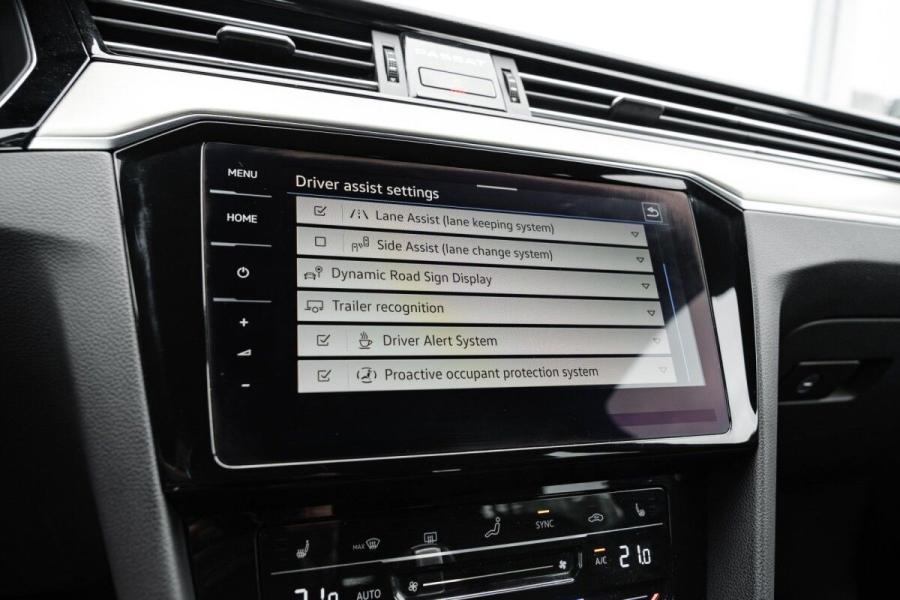 Melns Volkswagen Passat 2023 Rīga, ar dzinēja tilpumu 2.00 L un nobraukumu 136 tūkst. km par 23750 €, foto 34 vietnē AUTOMOTO.COM.LV