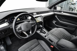 Melns Volkswagen Passat 2023 Rīga, ar dzinēja tilpumu 2.00 L un nobraukumu 136 tūkst. km par 23750 €, foto 37 vietnē AUTOMOTO.COM.LV
