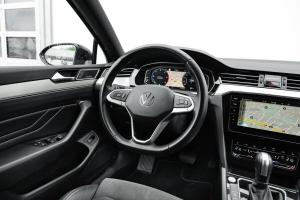 Melns Volkswagen Passat 2023 Rīga, ar dzinēja tilpumu 2.00 L un nobraukumu 136 tūkst. km par 23750 €, foto 38 vietnē AUTOMOTO.COM.LV