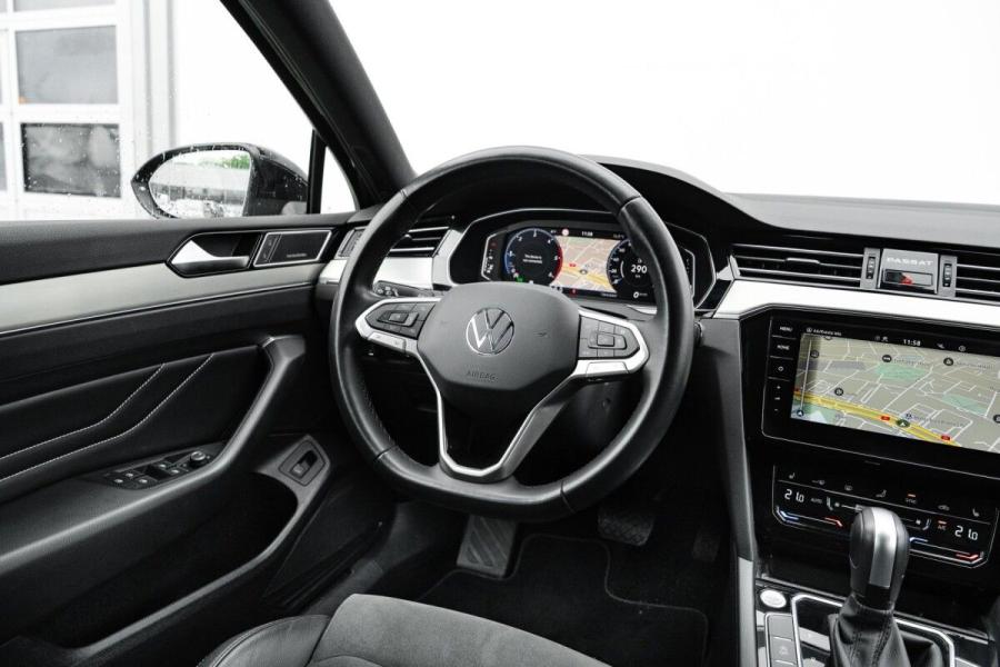 Melns Volkswagen Passat 2023 Rīga, ar dzinēja tilpumu 2.00 L un nobraukumu 136 tūkst. km par 23750 €, foto 38 vietnē AUTOMOTO.COM.LV