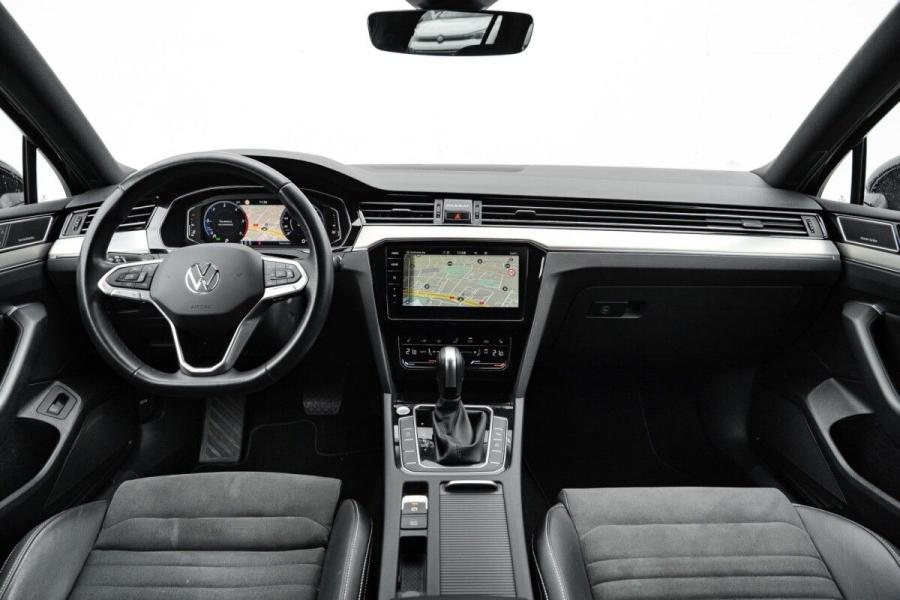 Melns Volkswagen Passat 2023 Rīga, ar dzinēja tilpumu 2.00 L un nobraukumu 136 tūkst. km par 23750 €, foto 39 vietnē AUTOMOTO.COM.LV