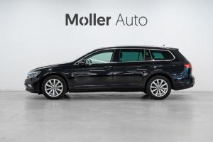 Black Volkswagen Passat 2023 in Vilnius, with an engine capacity of 2.00 L and mileage of 130 thousand km for 22100 €, photo 7 on AUTOMOTO.COM.LV
