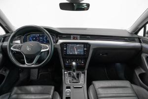 Black Volkswagen Passat 2023 in Vilnius, with an engine capacity of 2.00 L and mileage of 130 thousand km for 22100 €, photo 13 on AUTOMOTO.COM.LV