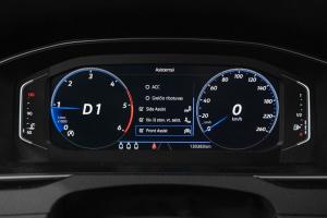 Black Volkswagen Passat 2023 in Vilnius, with an engine capacity of 2.00 L and mileage of 130 thousand km for 22100 €, photo 16 on AUTOMOTO.COM.LV