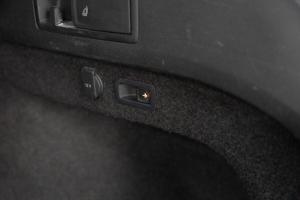Black Volkswagen Passat 2023 in Vilnius, with an engine capacity of 2.00 L and mileage of 130 thousand km for 22100 €, photo 27 on AUTOMOTO.COM.LV