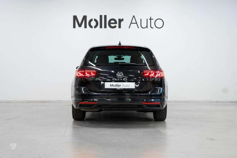 Black Volkswagen Passat 2023 in Vilnius, with an engine capacity of 2.00 L and mileage of 130 thousand km for 22100 €, photo 7 on AUTOMOTO.COM.LV