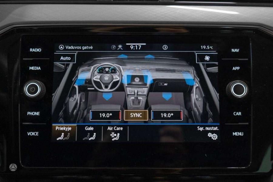 Black Volkswagen Passat 2023 in Vilnius, with an engine capacity of 2.00 L and mileage of 130 thousand km for 22100 €, photo 17 on AUTOMOTO.COM.LV