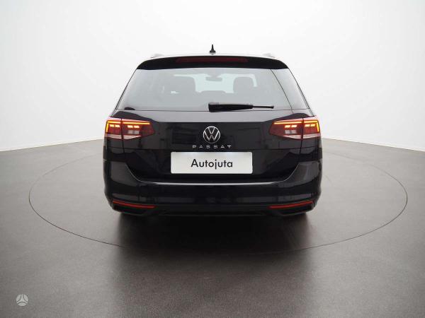 Melns Volkswagen Passat 2023 Viļņa, ar dzinēja tilpumu 1.50 L un nobraukumu 124 tūkst. km par 19500 €, foto 5 vietnē AUTOMOTO.COM.LV