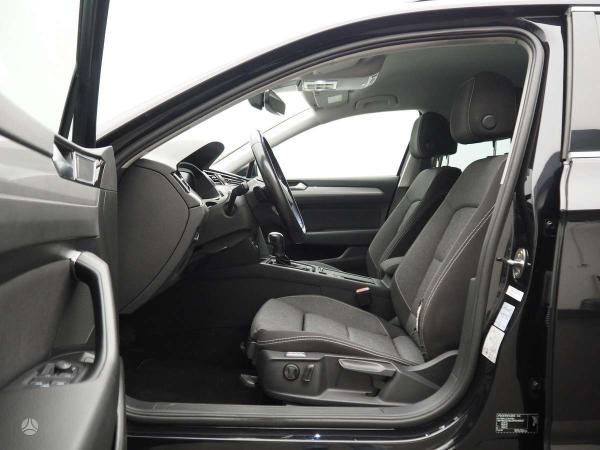 Melns Volkswagen Passat 2023 Viļņa, ar dzinēja tilpumu 1.50 L un nobraukumu 124 tūkst. km par 19500 €, foto 8 vietnē AUTOMOTO.COM.LV