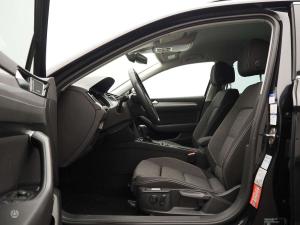Black Volkswagen Passat 2023 in Vilnius, with an engine capacity of 1.97 L and mileage of 145 thousand km for 16500 €, photo 9 on AUTOMOTO.COM.LV