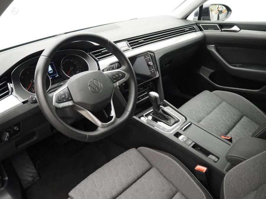 Black Volkswagen Passat 2023 in Vilnius, with an engine capacity of 1.97 L and mileage of 145 thousand km for 16500 €, photo 10 on AUTOMOTO.COM.LV