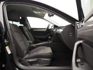 Black Volkswagen Passat 2023 in Vilnius, with an engine capacity of 1.97 L and mileage of 145 thousand km for 16500 €, photo 12 on AUTOMOTO.COM.LV