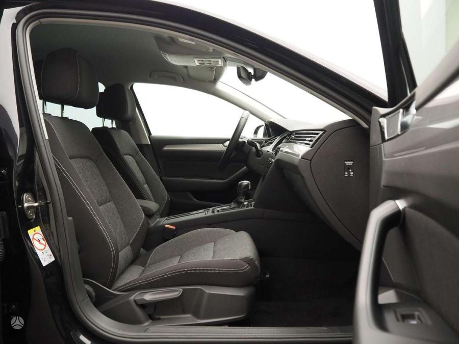Black Volkswagen Passat 2023 in Vilnius, with an engine capacity of 1.97 L and mileage of 145 thousand km for 16500 €, photo 12 on AUTOMOTO.COM.LV