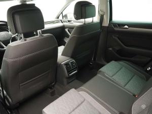 Black Volkswagen Passat 2023 in Vilnius, with an engine capacity of 1.97 L and mileage of 145 thousand km for 16500 €, photo 17 on AUTOMOTO.COM.LV