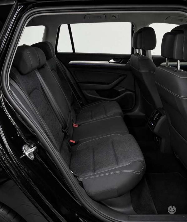 Black Volkswagen Passat 2023 in Kaunas, with an engine capacity of 1.97 L and mileage of 168 thousand km for 17600 €, photo 8 on AUTOMOTO.COM.LV