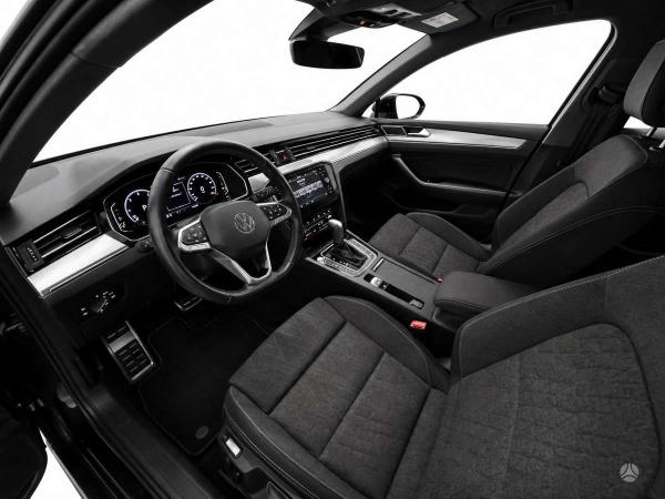 Black Volkswagen Passat 2023 in Kaunas, with an engine capacity of 1.97 L and mileage of 168 thousand km for 17600 €, photo 9 on AUTOMOTO.COM.LV