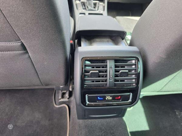 Black Volkswagen Passat 2023 in Taurage, with an engine capacity of 1.97 L and mileage of 310 thousand km for 12000 €, photo 7 on AUTOMOTO.COM.LV